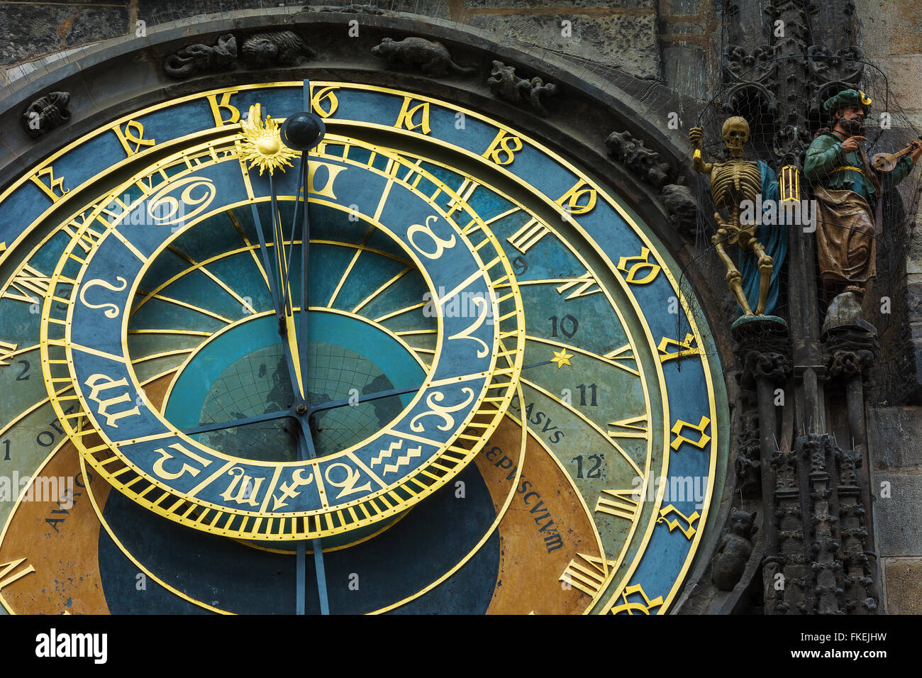 Skeleton clock detail hi-res stock photography and images - Alamy