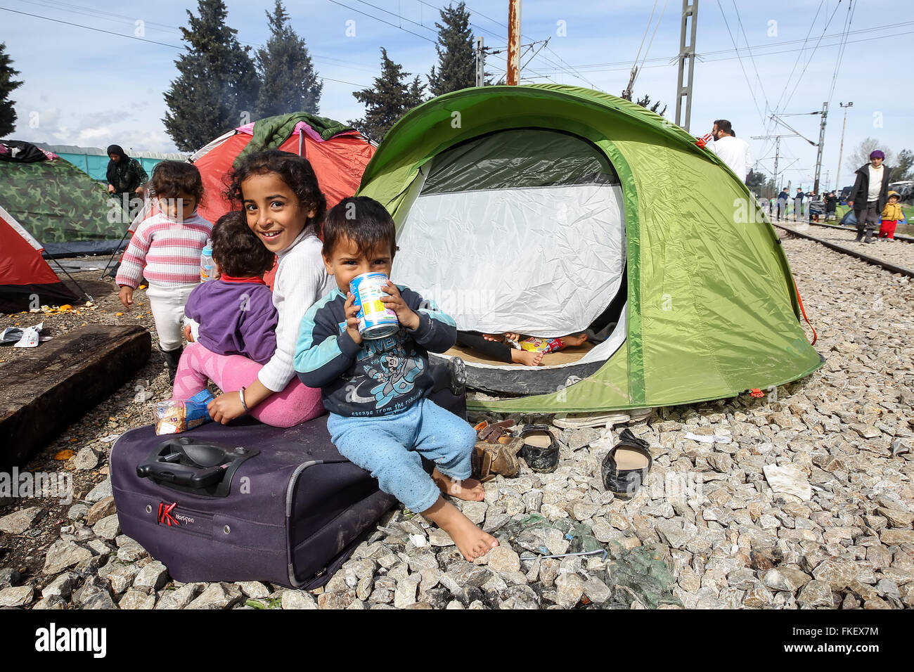 Tent camp borders hi-res stock photography and images - Alamy