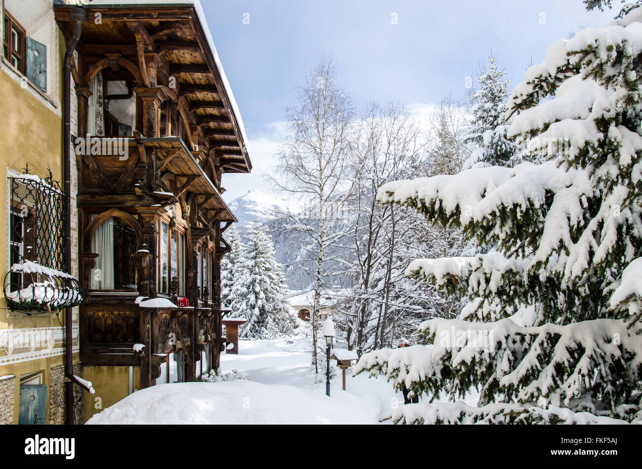 Switzerland hotel skiing hi-res stock photography and images - Alamy