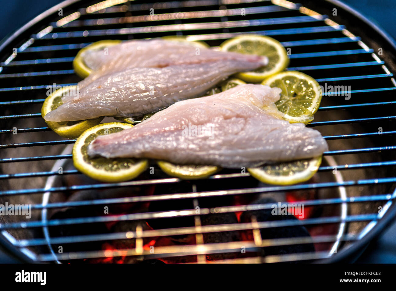 Charcoal grill fish hi-res stock photography and images - Alamy