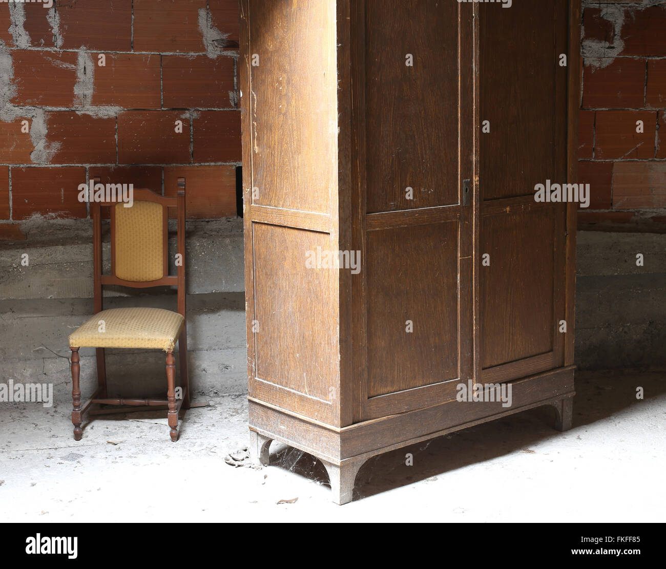 Dusty chair hi-res stock photography and images - Alamy