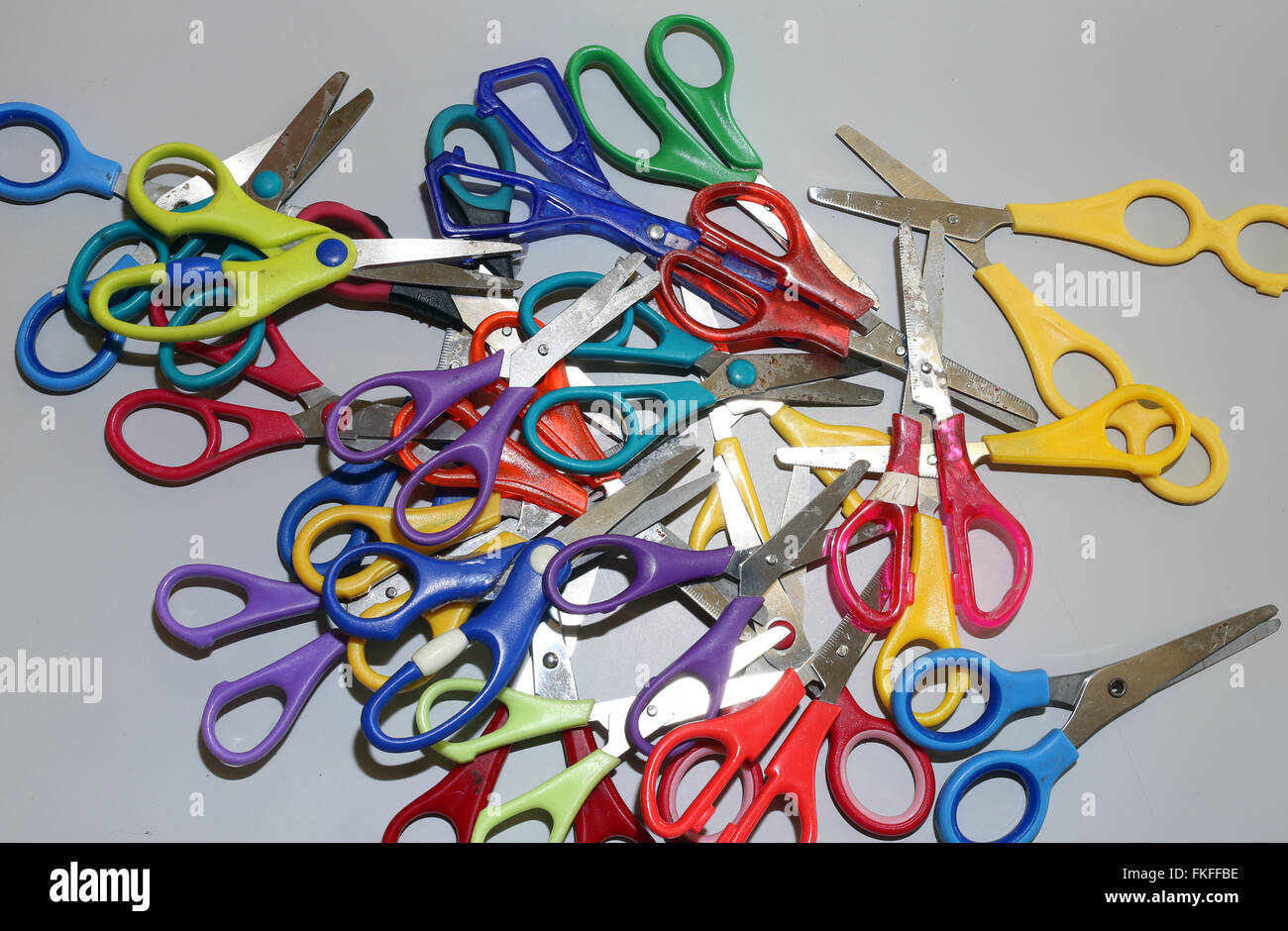 Scissor cut hi-res stock photography and images - Alamy
