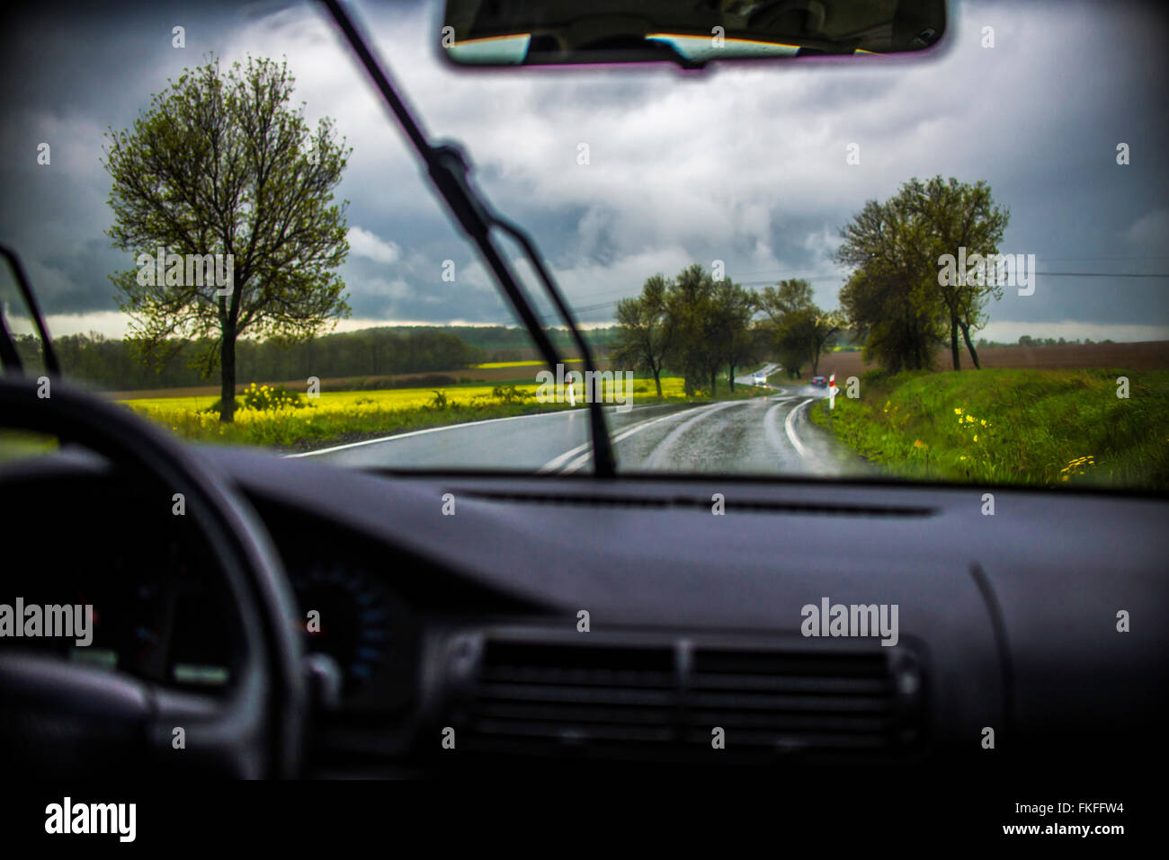 driving in hard weather conditions Stock Photo - Alamy