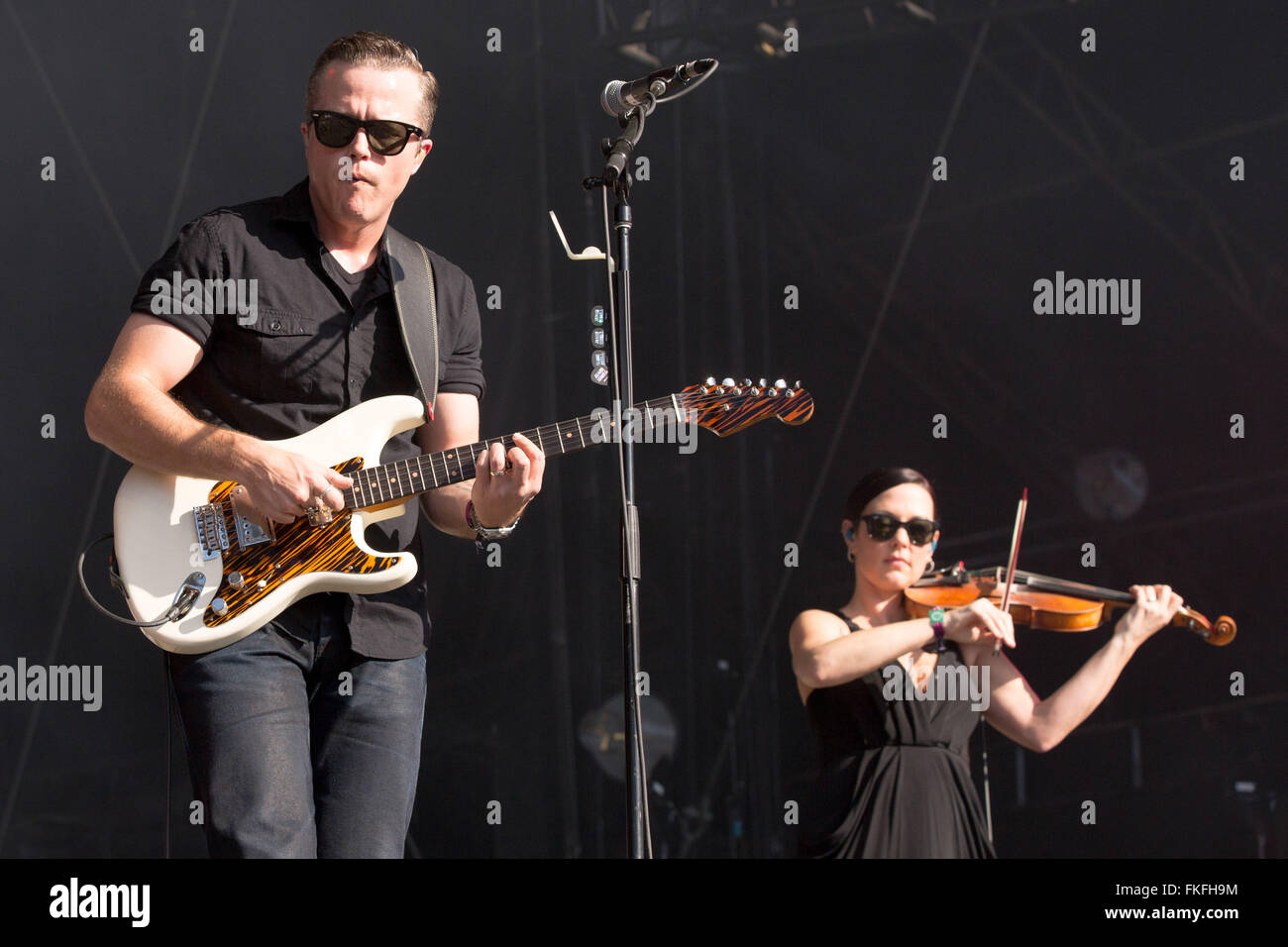 Okeechobee, Florida, USA. 6th Mar, 2016. Musician JASON ISBELL (L) and ...