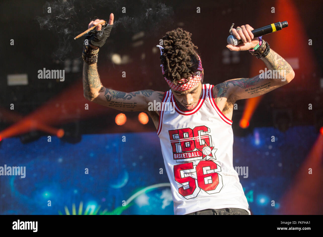 Okeechobee, Florida, USA. 6th Mar, 2016. DJ ESCO warms up the crowd ...