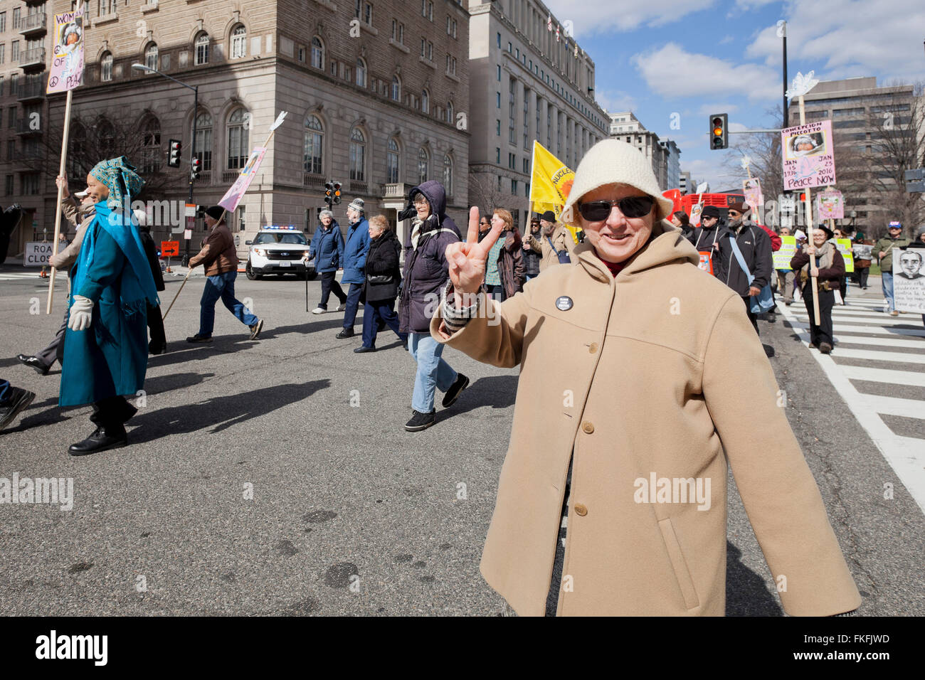 Peace activist hi-res stock photography and images - Alamy