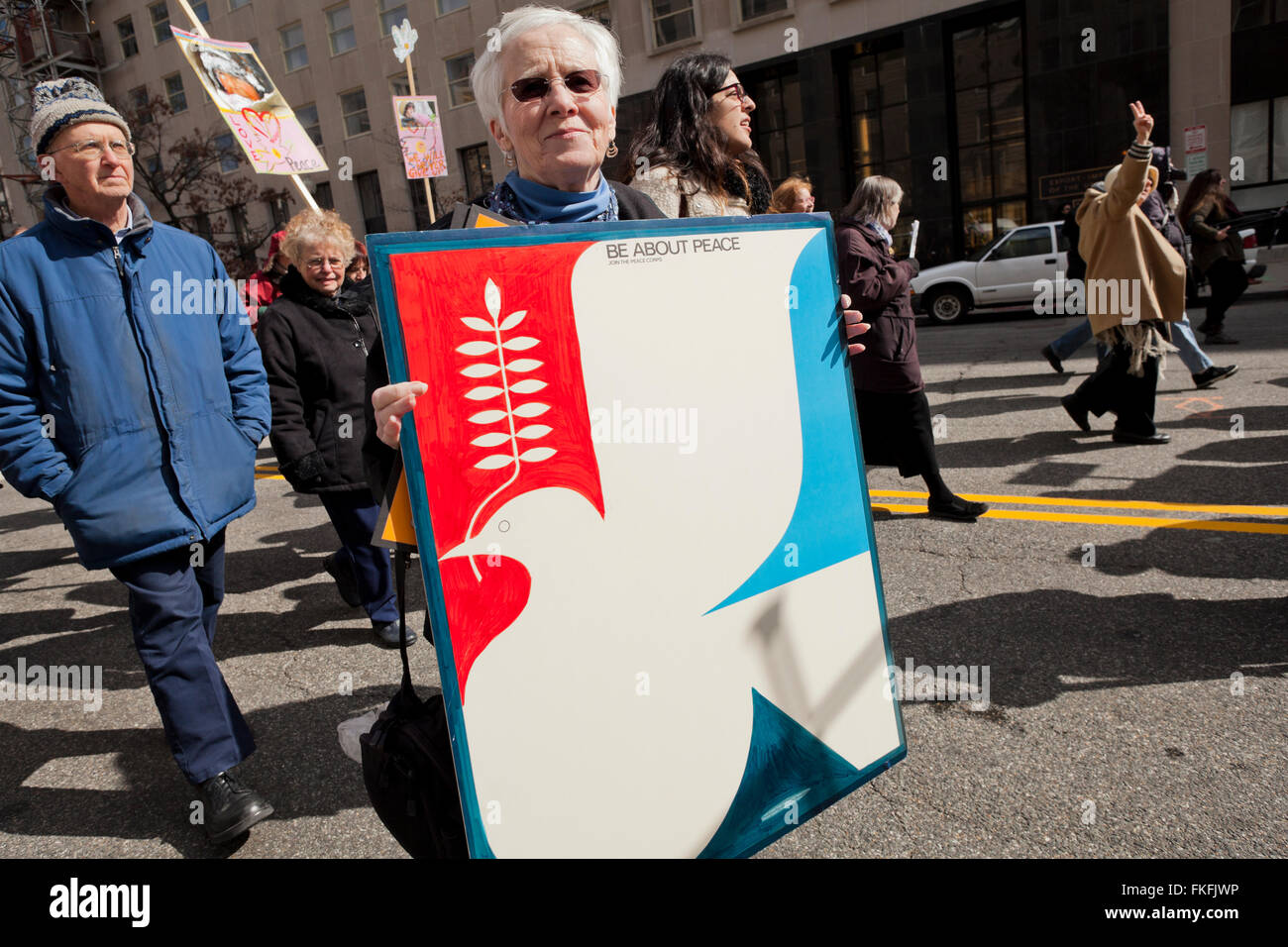 Female peace activists hi-res stock photography and images - Alamy