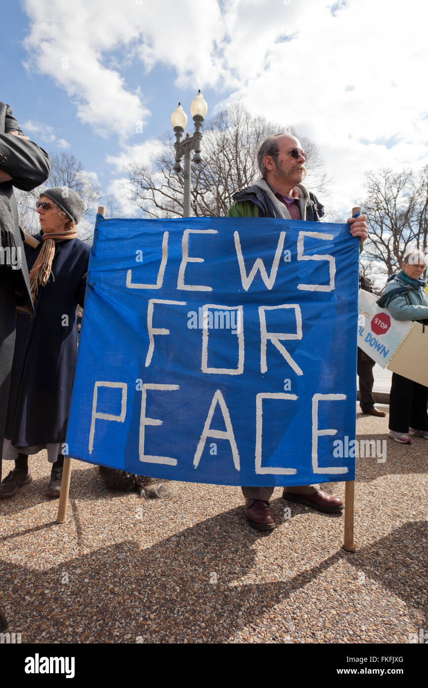 Peace activists hi-res stock photography and images - Alamy