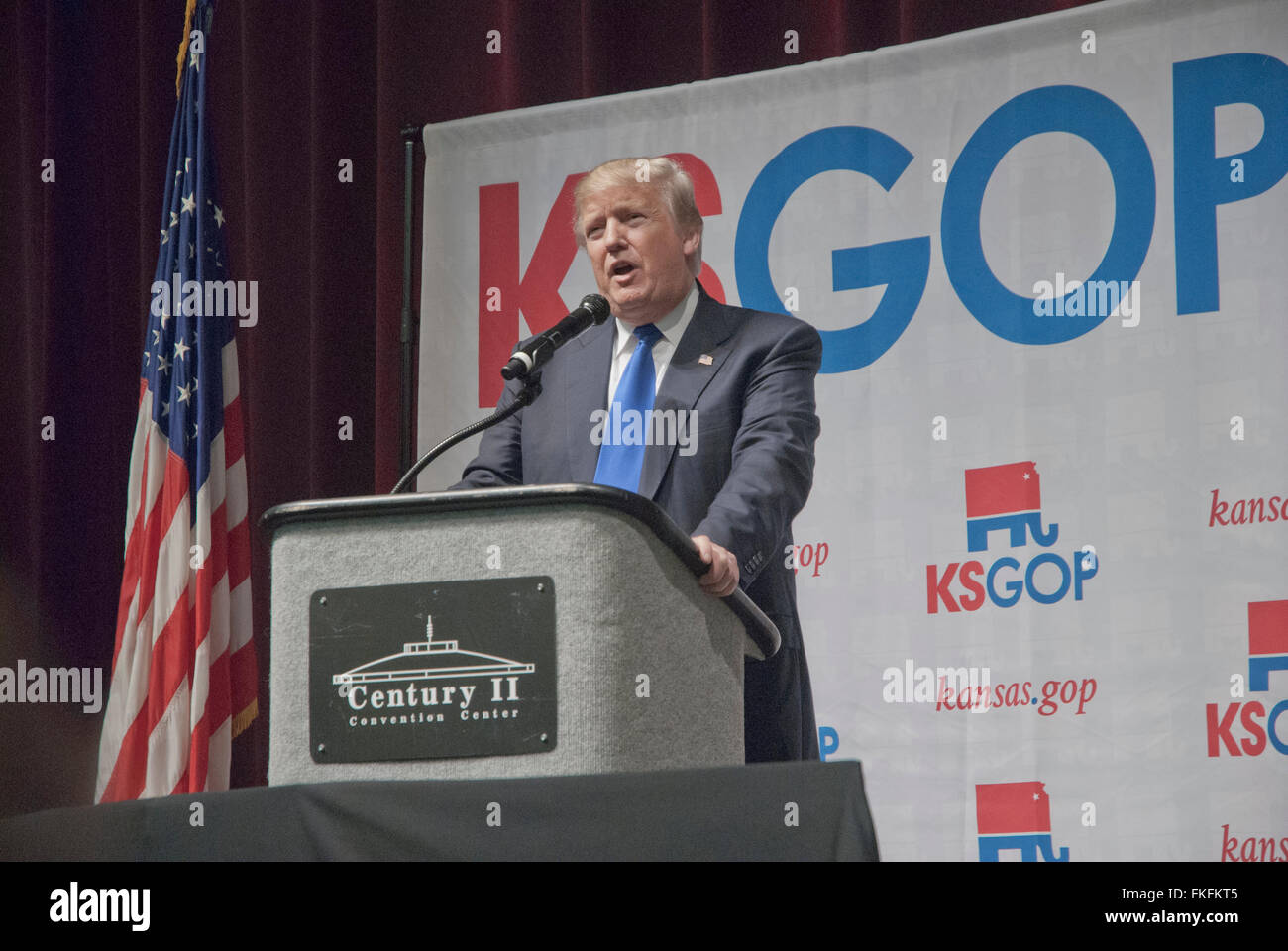 Wichita, Kansas, USA, 5th March, 2016 Republican front runner Donald ...