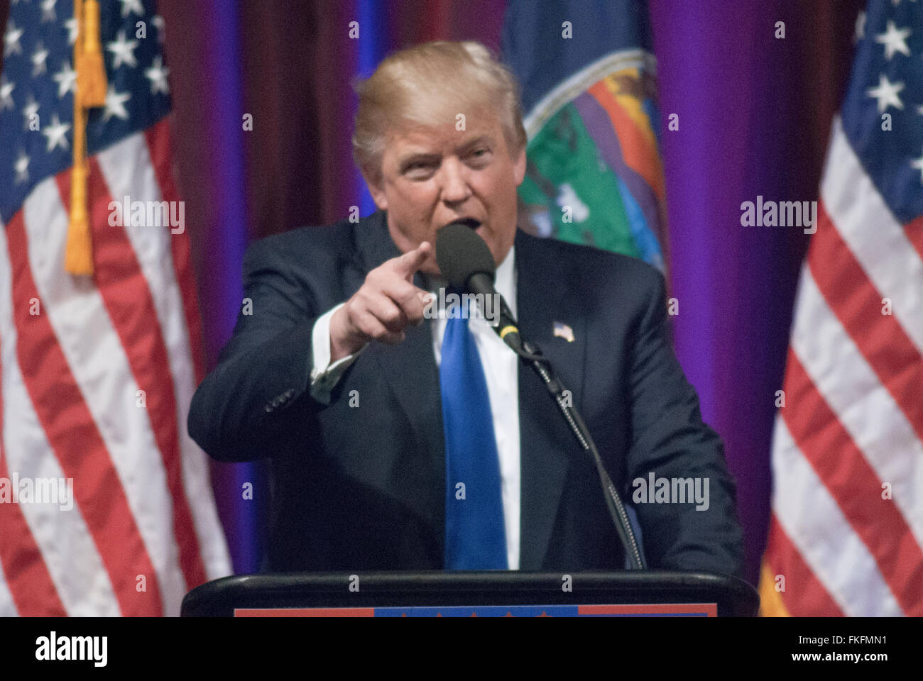 Wichita, Kansas, USA, 5th March, 2016 Republican front runner Donald ...