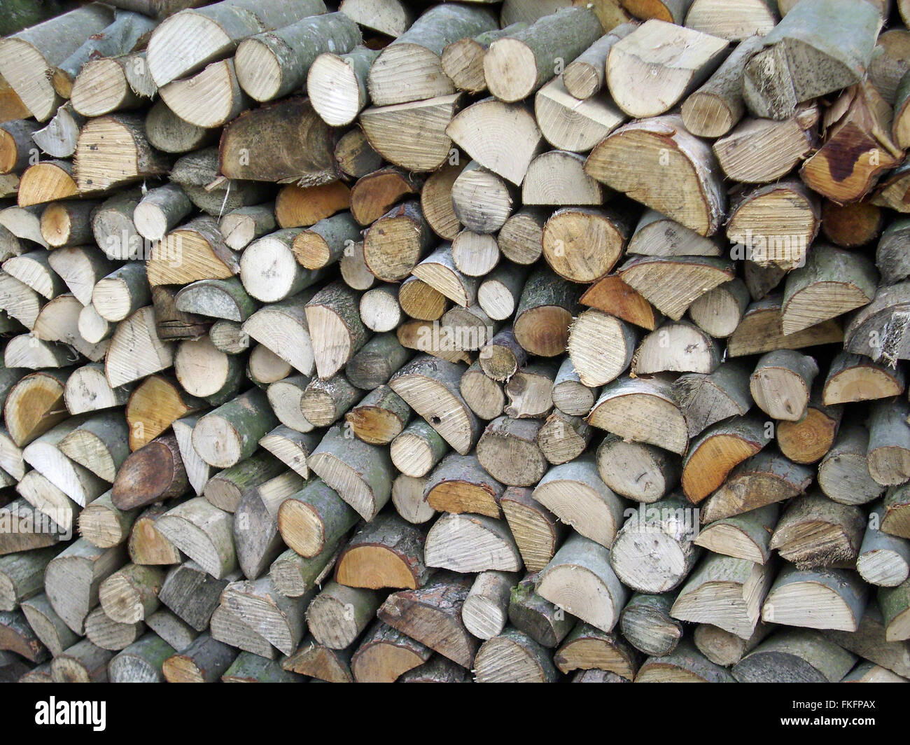 Firewood log stack Stock Photo - Alamy