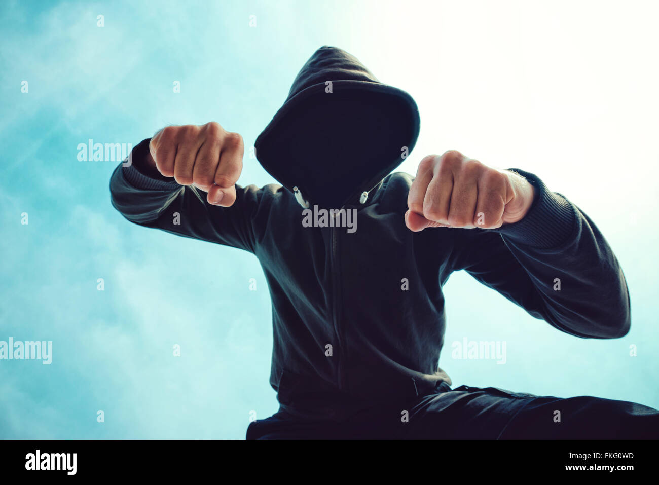 Man being mugged hi-res stock photography and images - Alamy