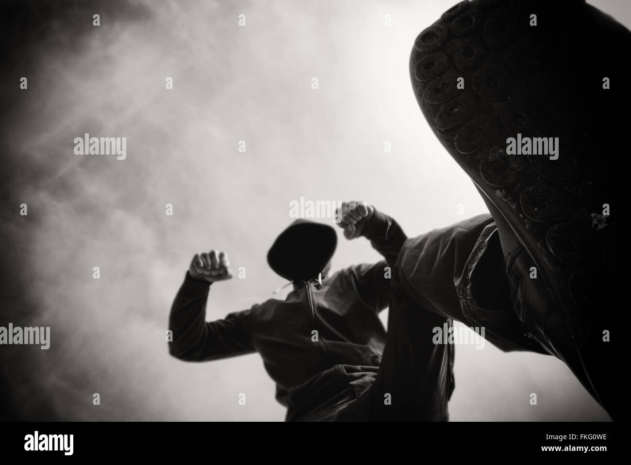 Man being mugged hi-res stock photography and images - Alamy