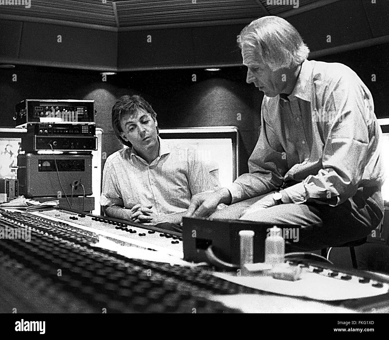 George martin hi-res stock photography and images - Alamy