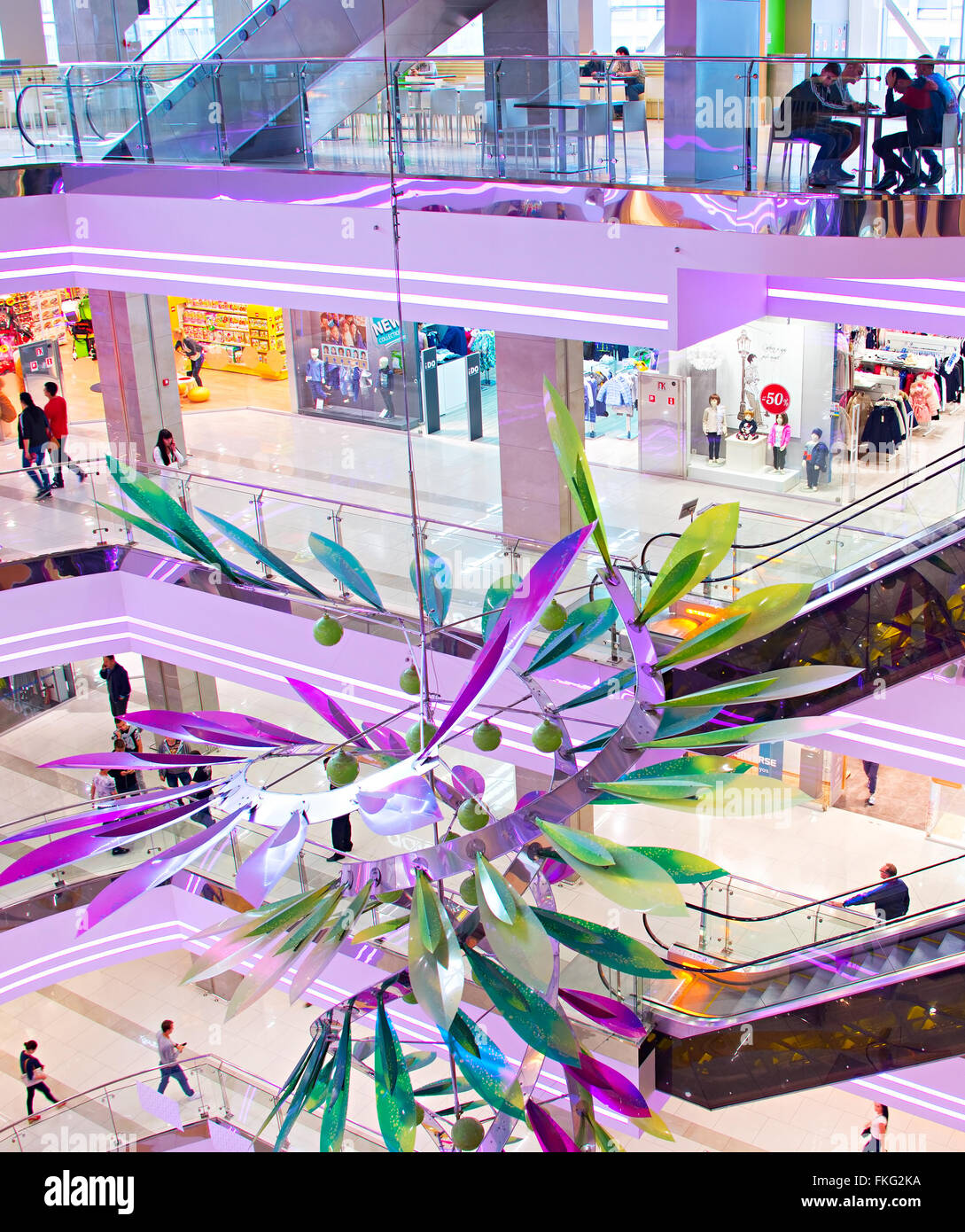 People at Gulliver shopping mall in Kyiv Stock Photo - Alamy