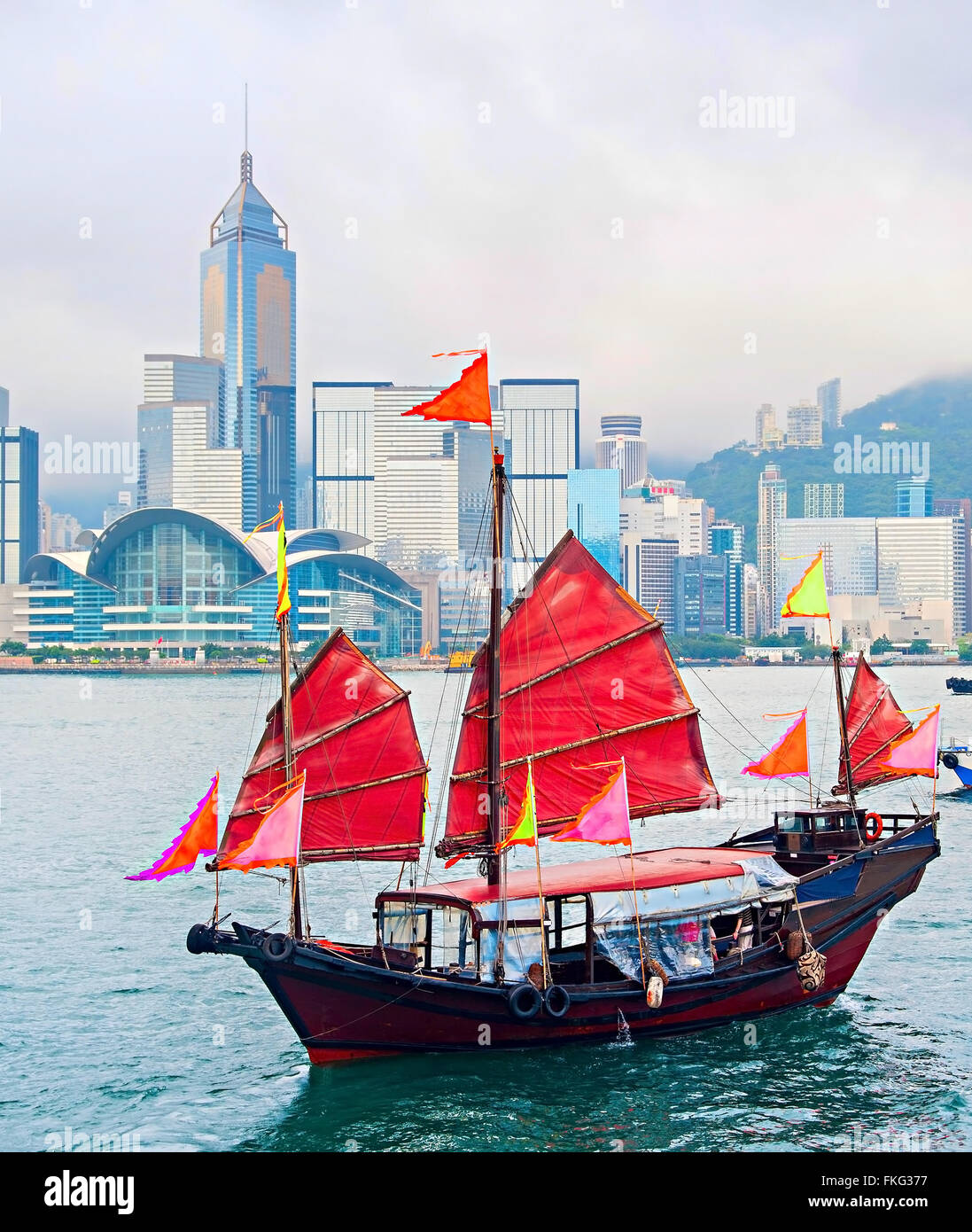 Chinese cruise passenger hi-res stock photography and images - Alamy