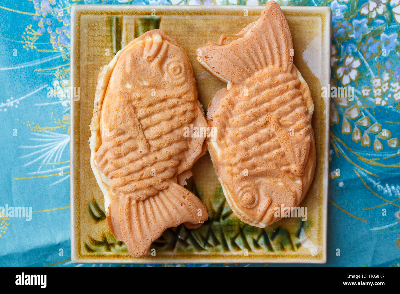 taiyaki of japanese traditional baked sweets, fish-shaped cake Stock ...