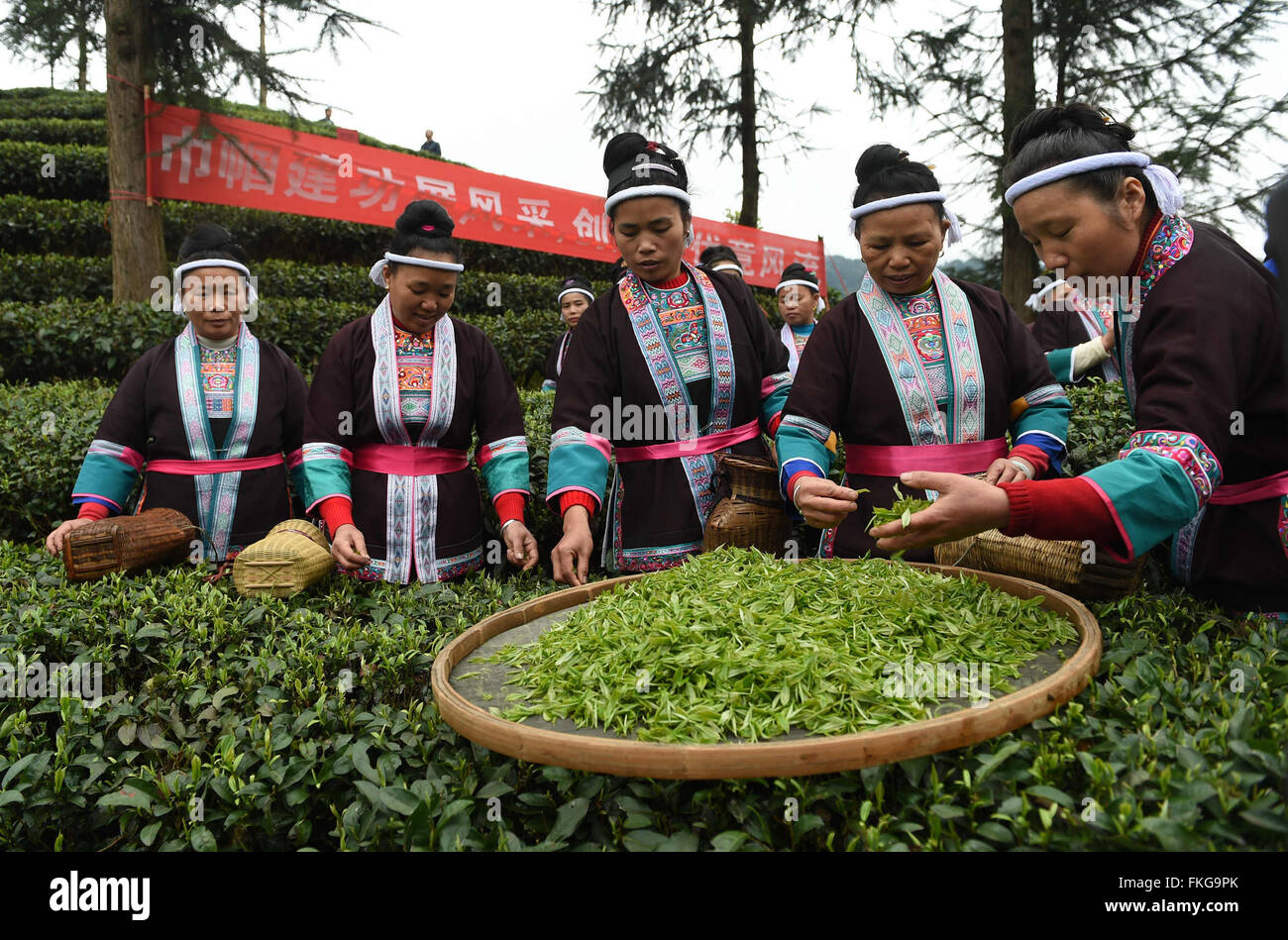 Peasant workers hi-res stock photography and images - Alamy