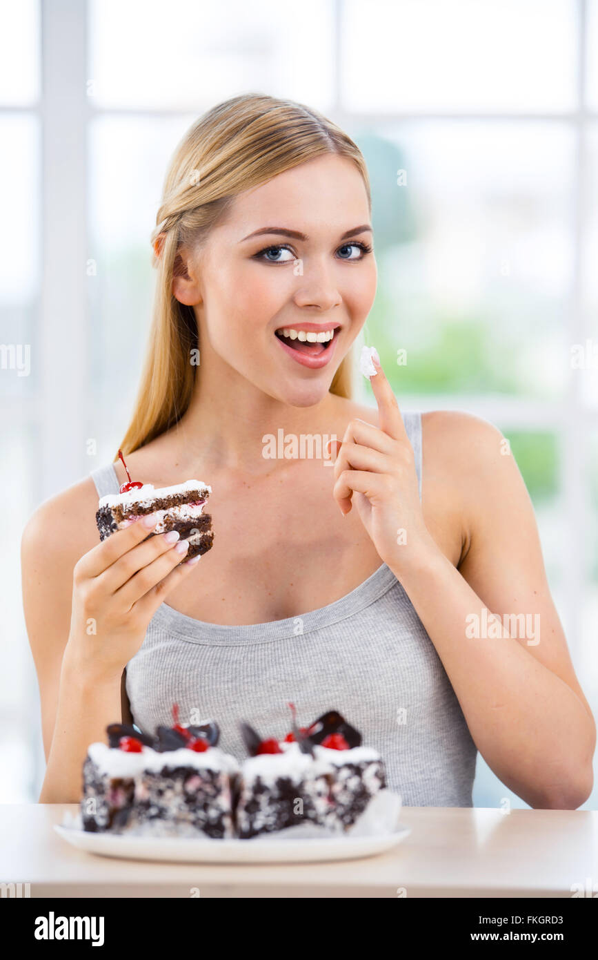 Woman kitchen beauty cream hi-res stock photography and images - Alamy