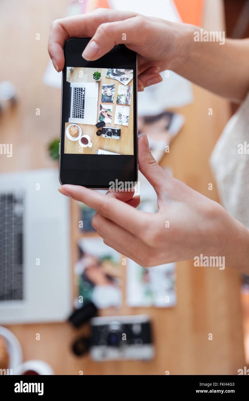 Girl taking photos of art hi-res stock photography and images - Alamy