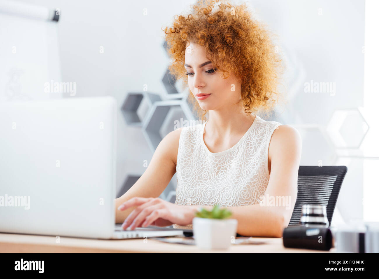 Retro business woman office hi-res stock photography and images - Alamy