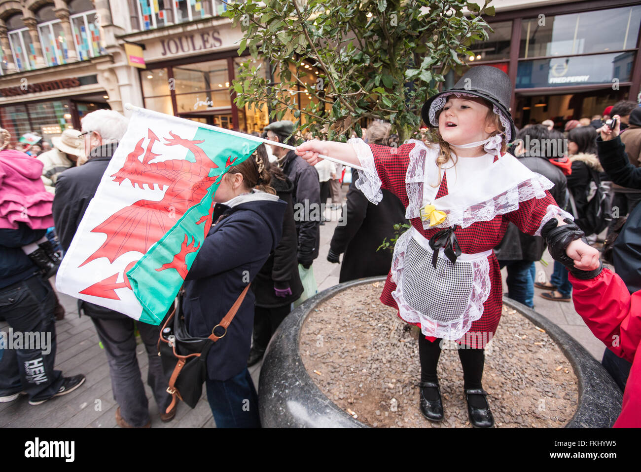 St davids day daffodil costume hi-res stock photography and images - Alamy