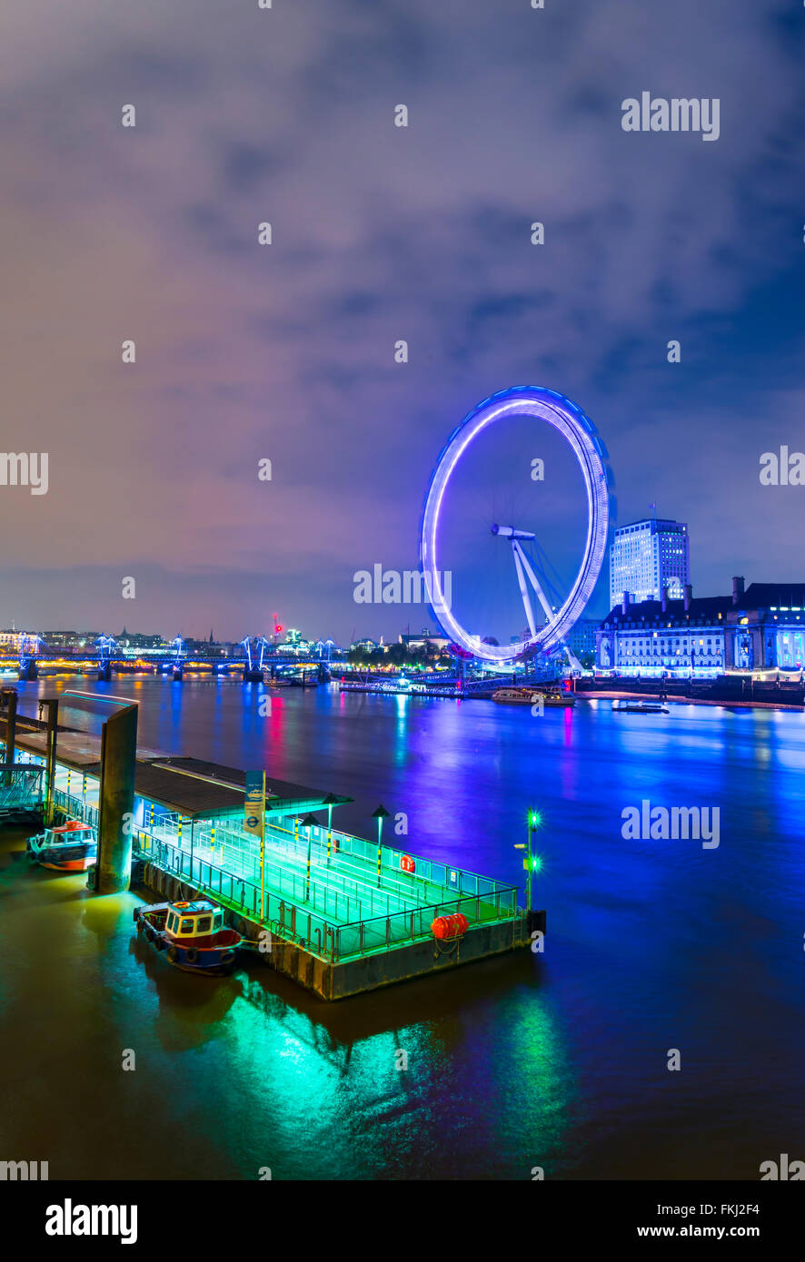 Upright of the London eye Stock Photo - Alamy