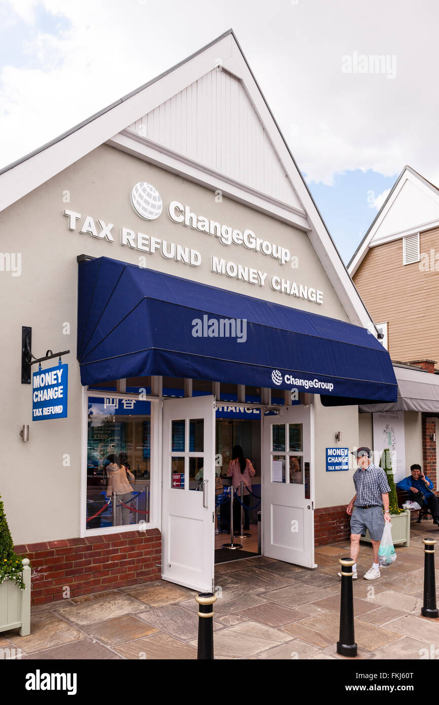 Uk retail and refund hi-res stock photography and images - Alamy