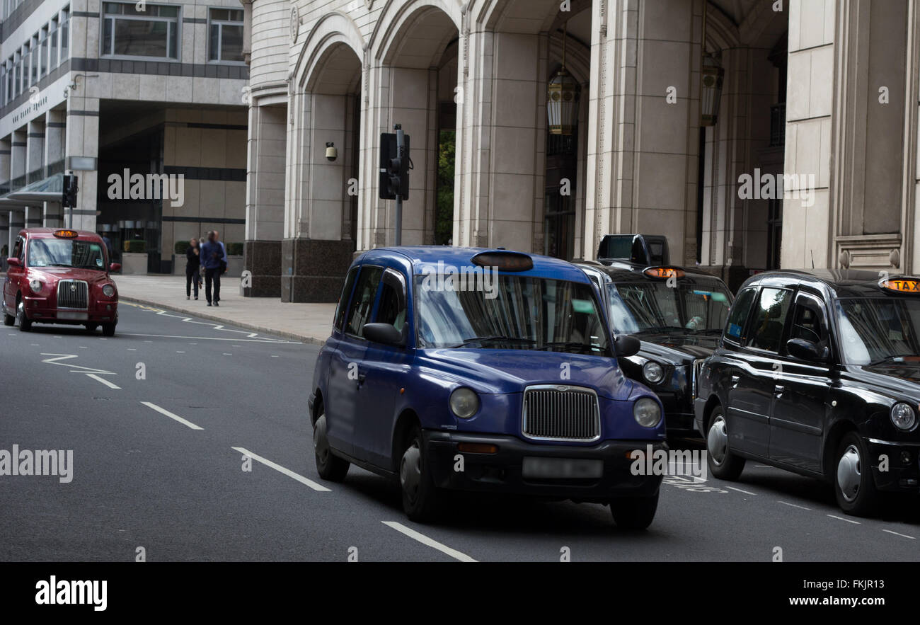 Famous london taxi hi-res stock photography and images - Alamy