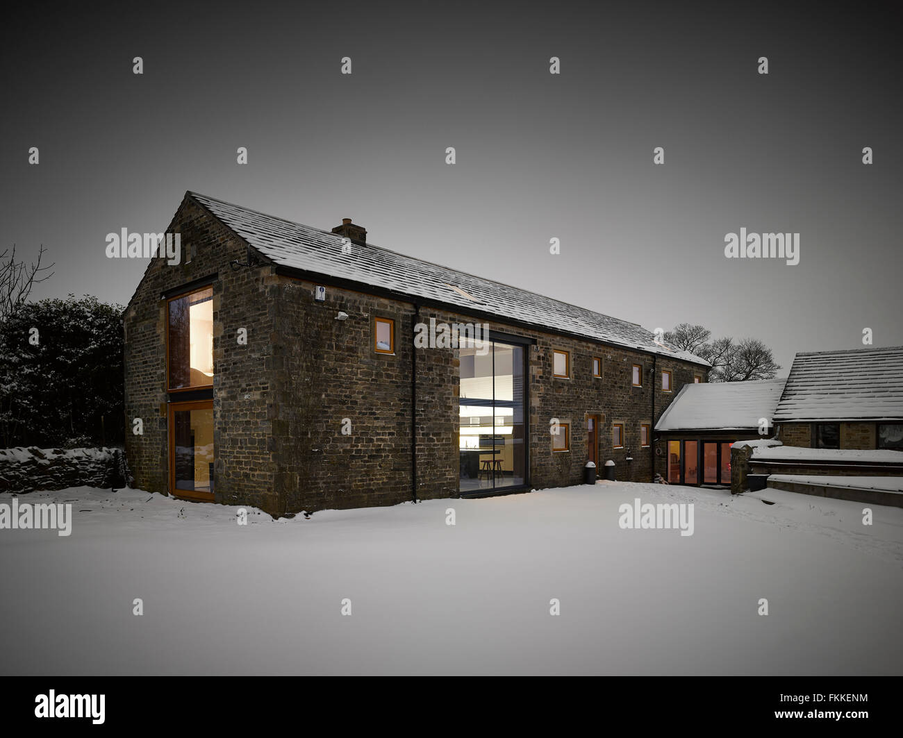 An exterior view of Cat Hill Barn, in Derbyshire, a modern barn ...