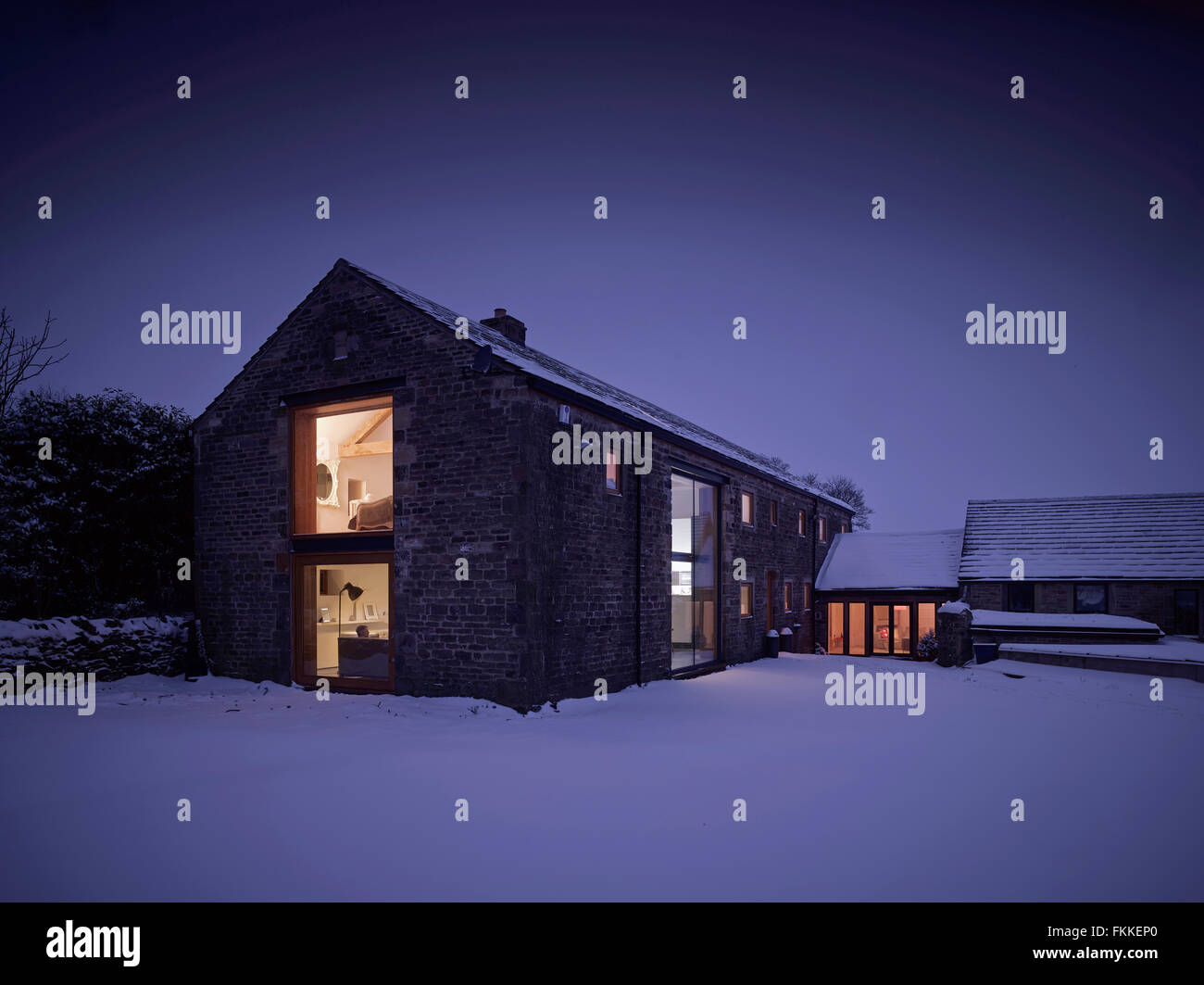 An exterior view of Cat Hill Barn, in Derbyshire, a modern barn ...
