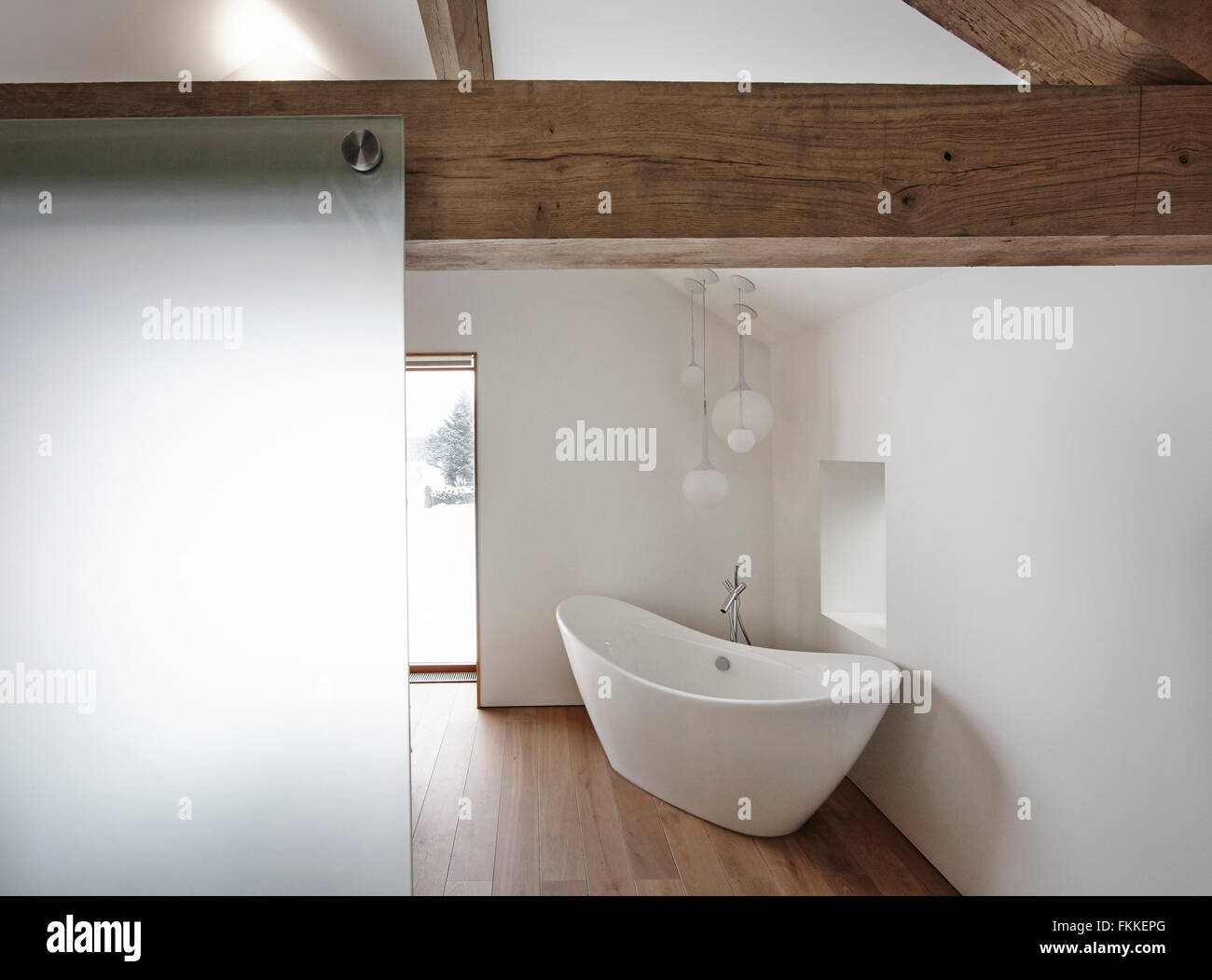 Exposed beams in barn hi-res stock photography and images - Alamy