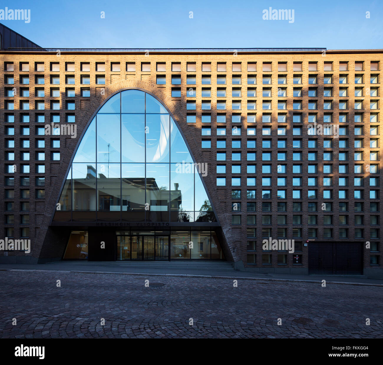 Library exterior view hi-res stock photography and images - Alamy