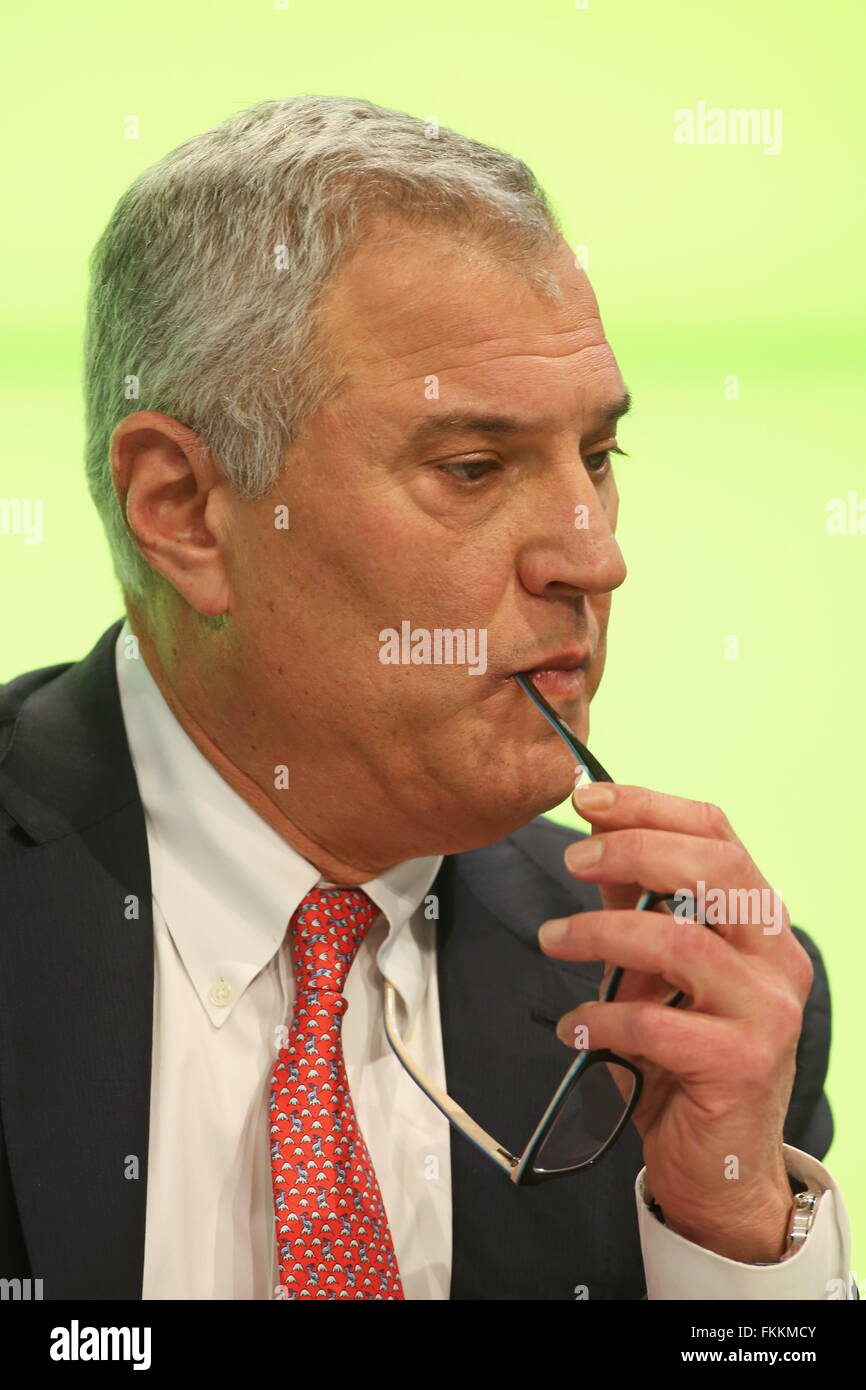 Lawrence rosen hi-res stock photography and images - Alamy