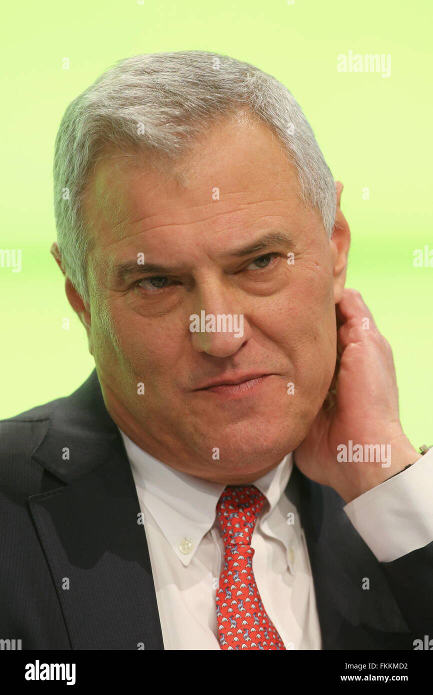 Lawrence rosen hi-res stock photography and images - Alamy