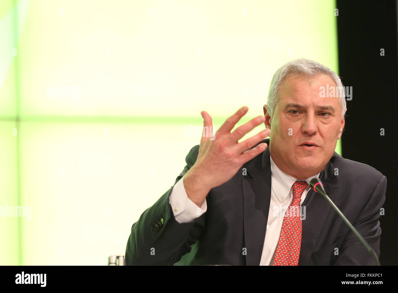 Lawrence rosen hi-res stock photography and images - Alamy