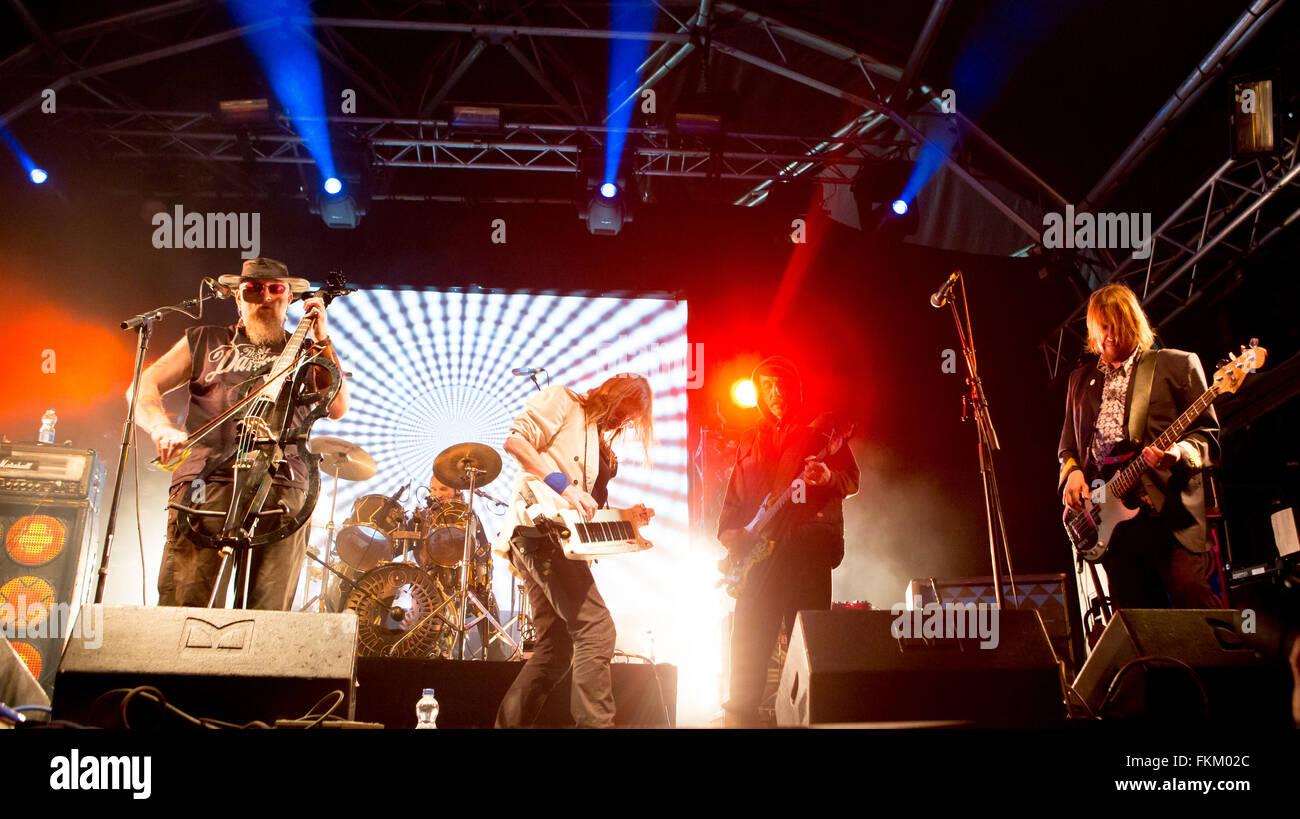 Prog rock fans hi-res stock photography and images - Alamy