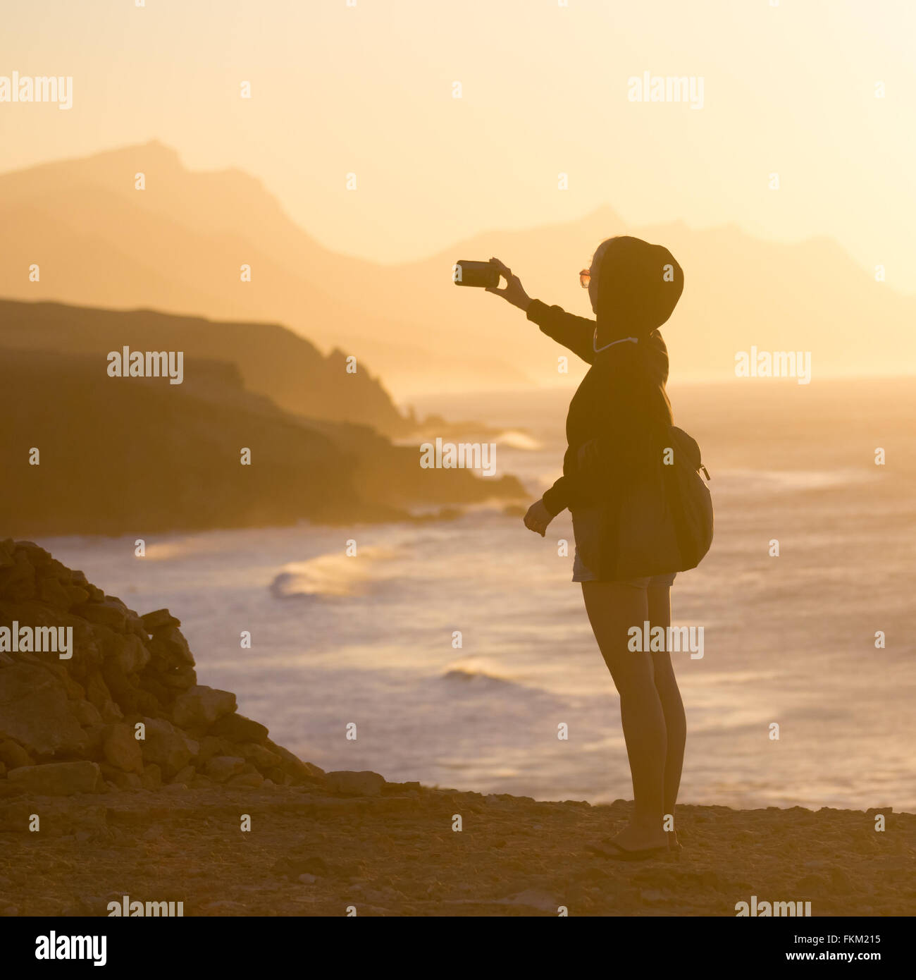 Snaping hi-res stock photography and images - Alamy