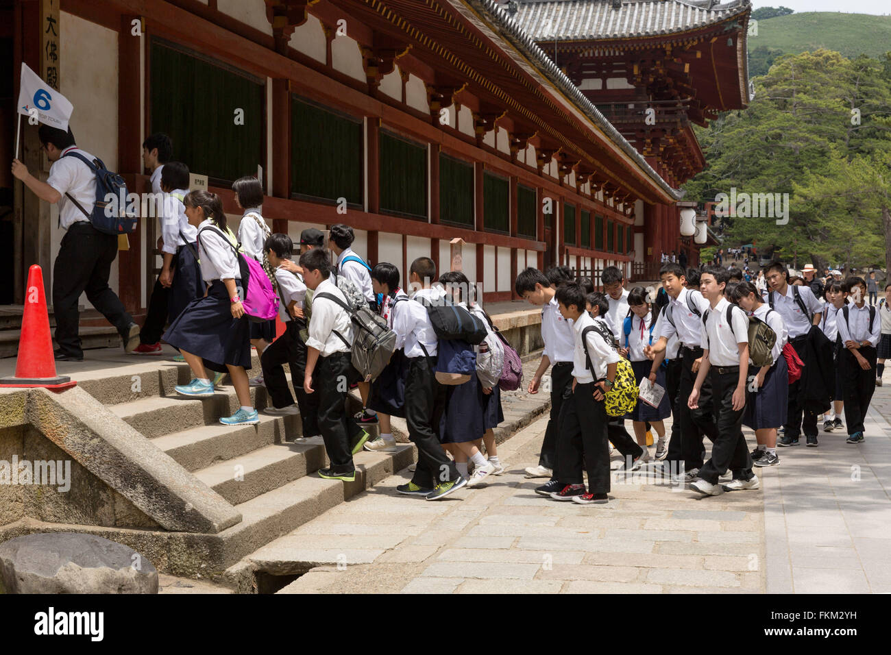 Students visiting Todai-ji Temple, Nara, Nara Prefecture, Kansai region ...