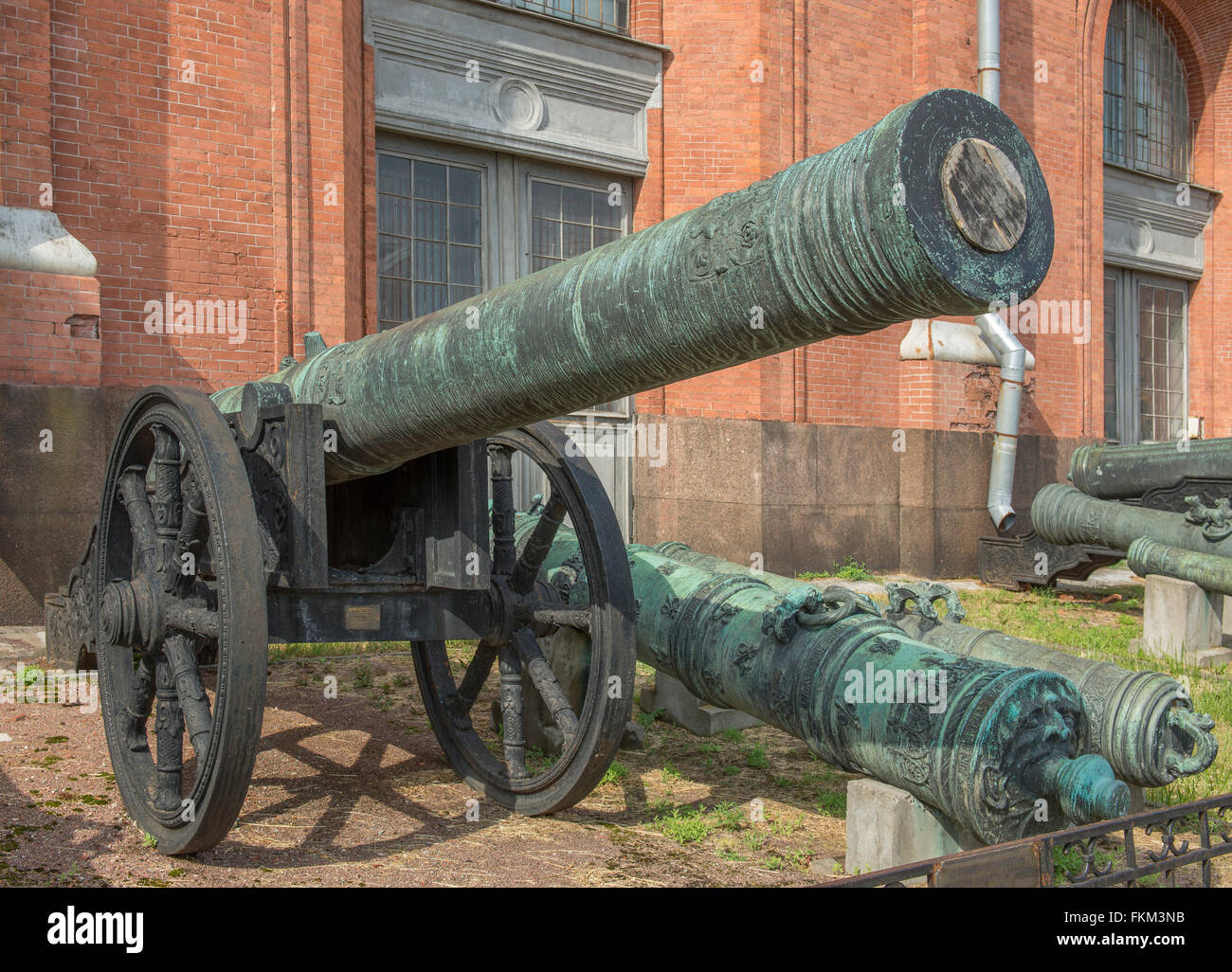 180 mm gun hi-res stock photography and images - Alamy