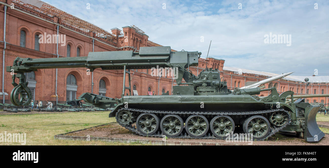 Russian tank column hi-res stock photography and images - Alamy