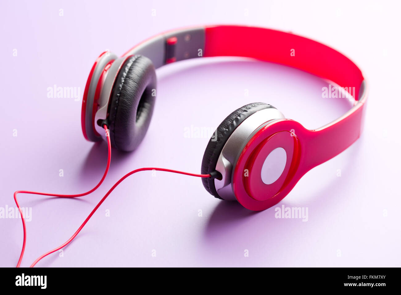 Modern headphone hi-res stock photography and images - Alamy