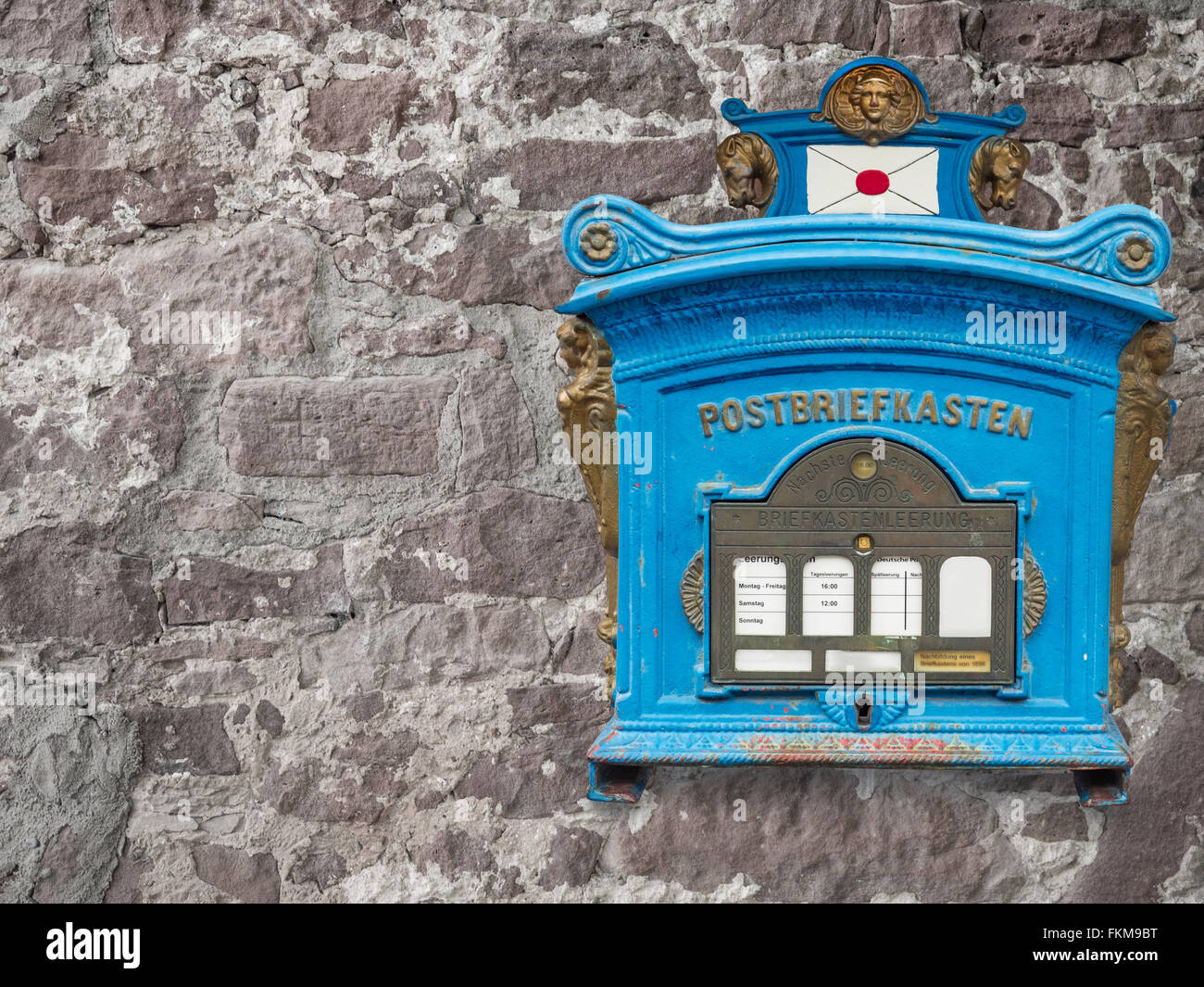 Royal mailbox hi-res stock photography and images - Alamy