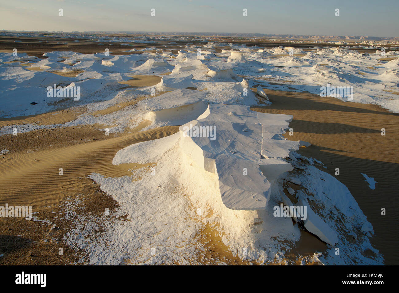 Rock tables hi-res stock photography and images - Alamy