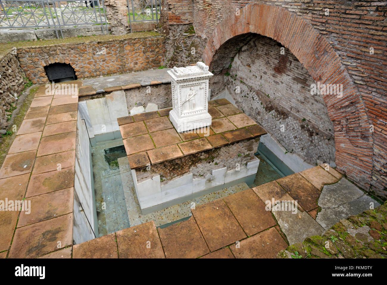 Lacus Juturnae, the spring of Juturna sacred fountain, Roman Forum ...