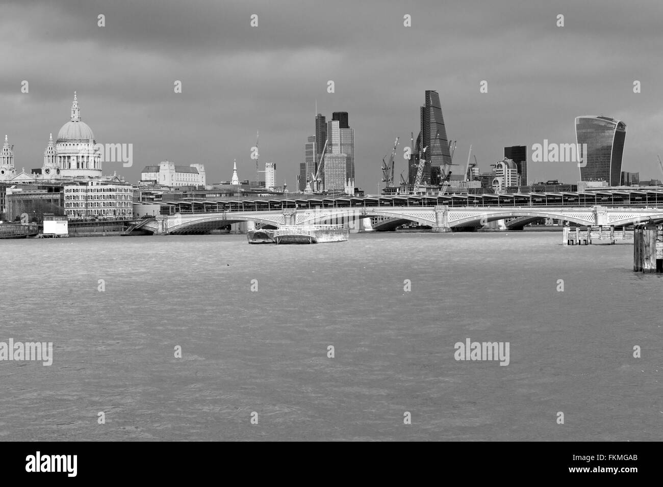 windows in the city of london home and office skyscraper building Stock ...