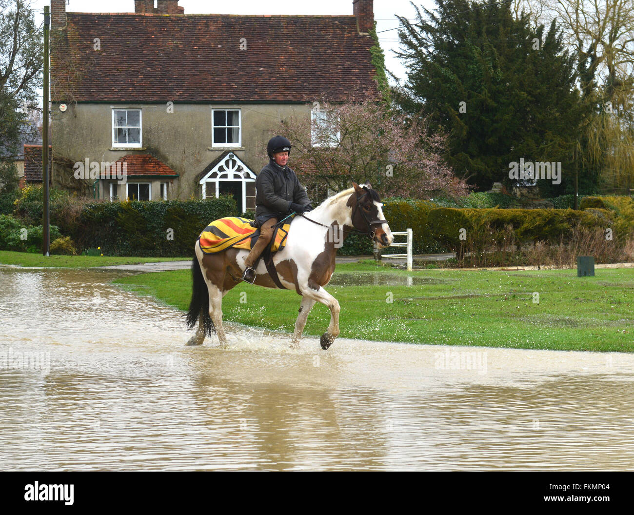 Stratton, UK. 9th March 2016. Stratton Audley Village Flooding 9th ...