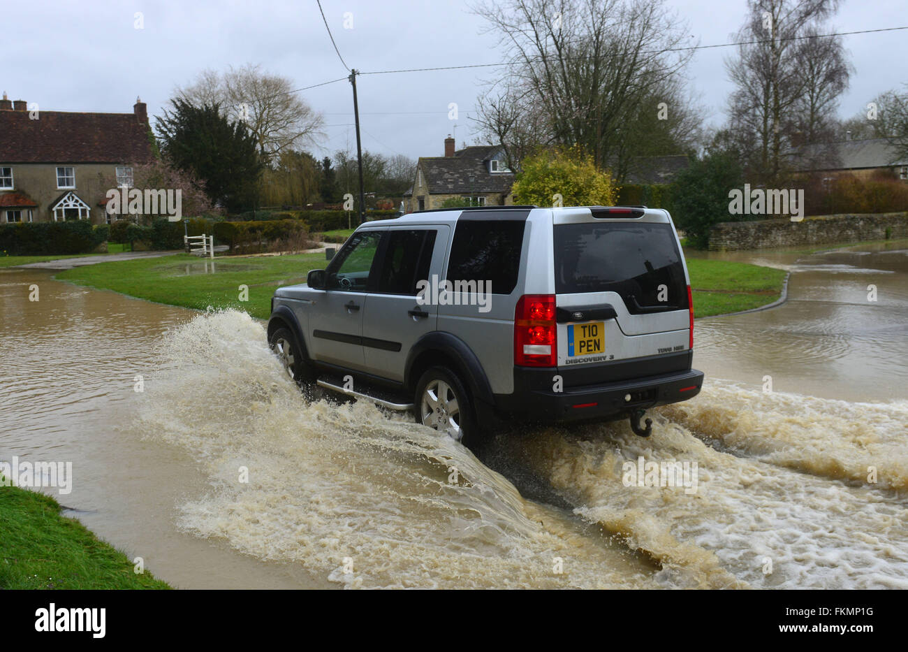 Stratton, UK. 9th March 2016. Stratton Audley Village Flooding 9th ...