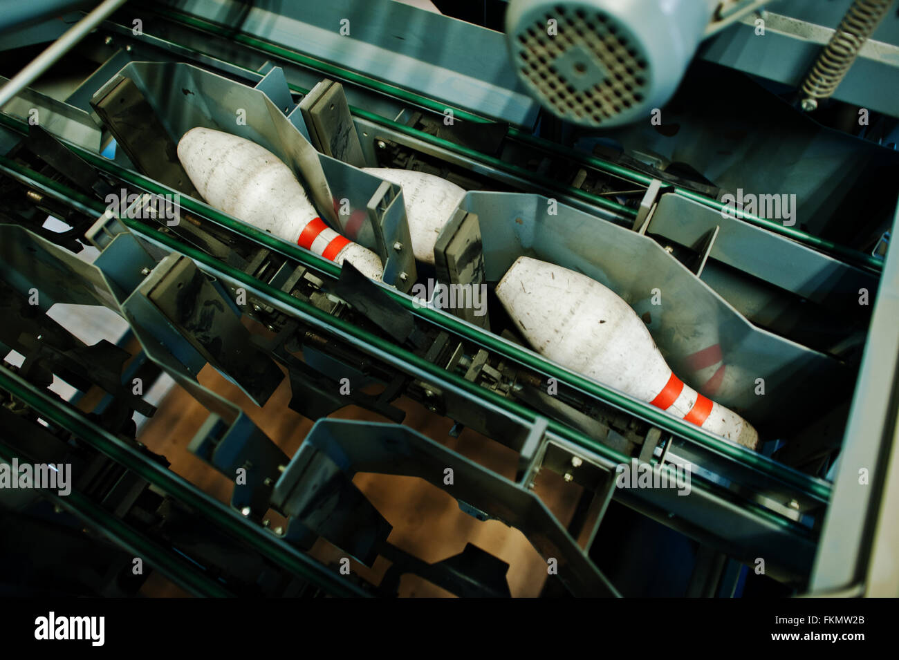 Ball throwing machine hi-res stock photography and images - Alamy