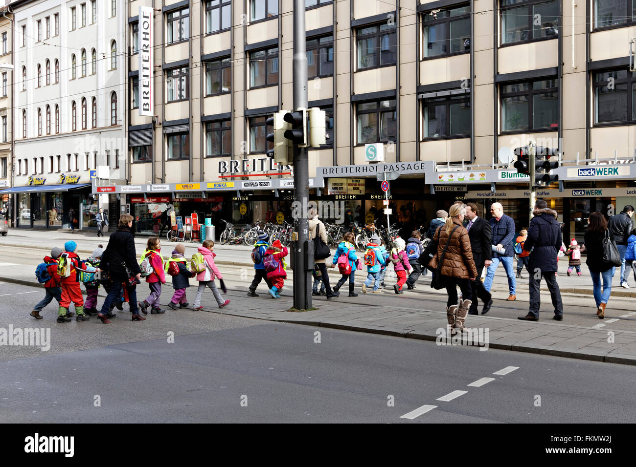 School Children Crossing Road High Resolution Stock Photography and ...